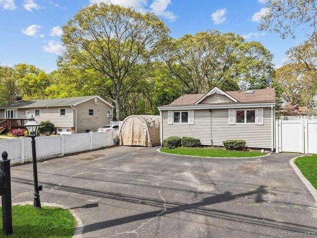 Dare Rd, Selden, Home For Sale