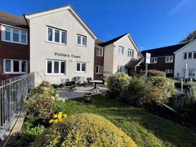 Darkes Lane, Potters Bar EN6 1 bed retirement property to rent £1,450 pcm £335 pw