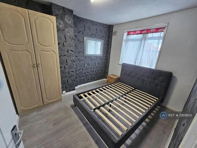 Darley Gardens, Morden, SM4 1 bed detached house to rent £1,079 pcm £249 pw