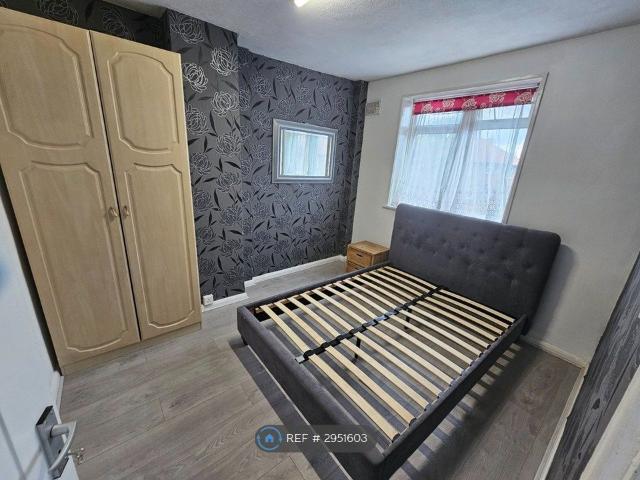 Darley Gardens, Morden SM4, 3 bed shared accommodation to rent, £1,083 pcm | PrimeLocation