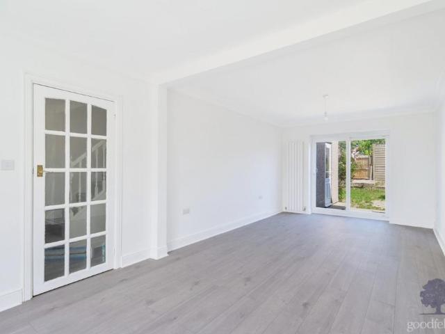 Darley Gardens, Surrey SM4 3 bed terraced house to rent £2,250 pcm £519 pw