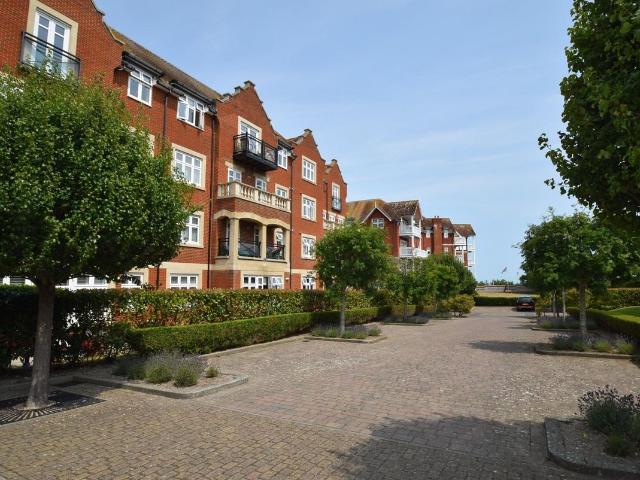 Darley Road, Eastbourne BN20, 2 bed flat to rent, £1,550 pcm | PrimeLocation