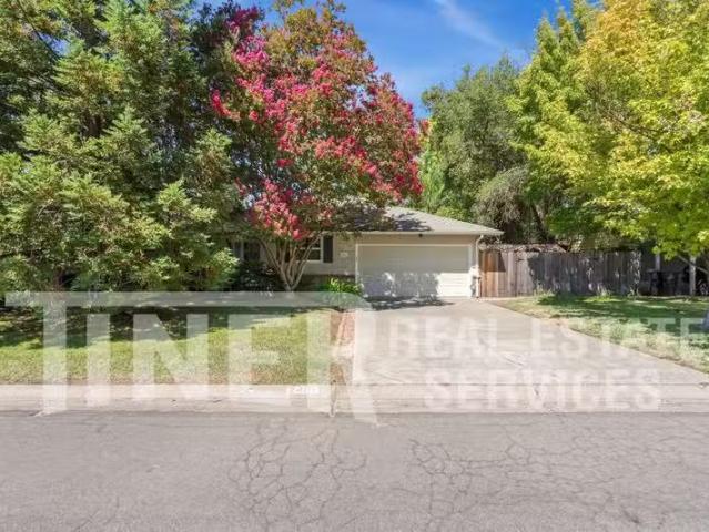 Darling Del Paso Manor Home 2401 Ione St
