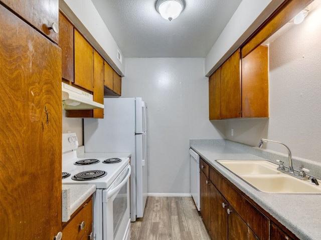 Darlington Oaks & Midtown Flats 1 Bedroom Apartment for Rent at 4801 S Braden Ave, Tulsa, OK 74135