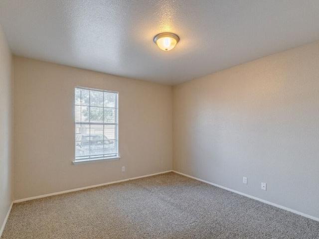 Darlington Oaks & Midtown Flats 2 Bedroom Apartment for Rent at 4801 S Braden Ave, Tulsa, OK 74135
