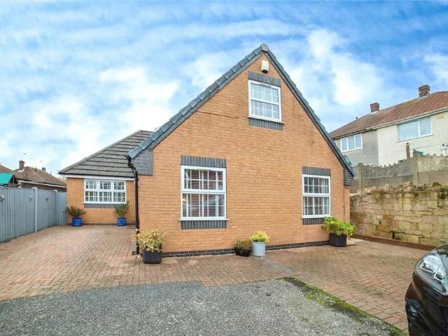 Darlton Street, Mansfield NG19, 3 bed bungalow to rent, £1,400 pcm | PrimeLocation