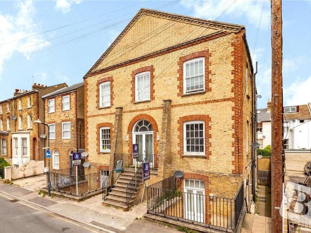 Darnley Street, Gravesend, Kent, DA11 1 bed apartment to rent £1,000 pcm £231 pw
