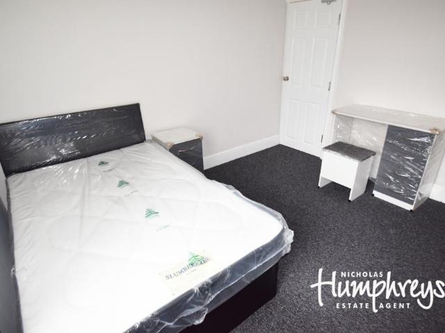 Darnley Street, Stoke On Trent ST4 3 bed terraced house to rent £1,061 pcm £245 pw