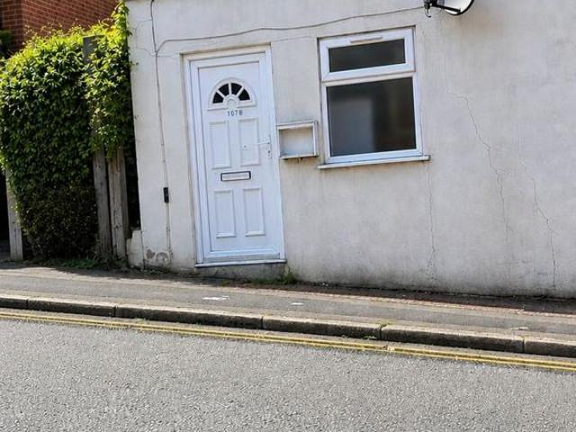 Dashwood Avenue, High Wycombe 2 bed flat to rent £1,150 pcm £265 pw