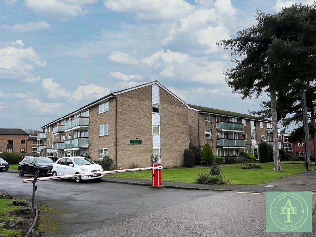 Datchworth Court, Winchmore Hill, EN1 2 bed flat to rent £1,900 pcm £438 pw
