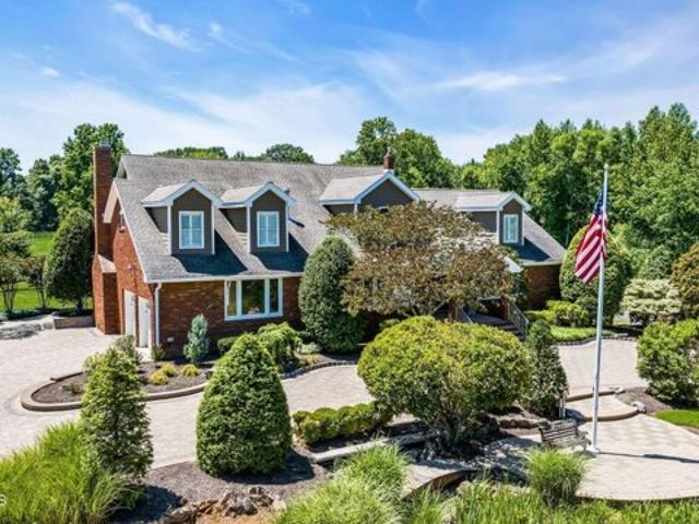 Daum Rd, Manalapan, Farm House For