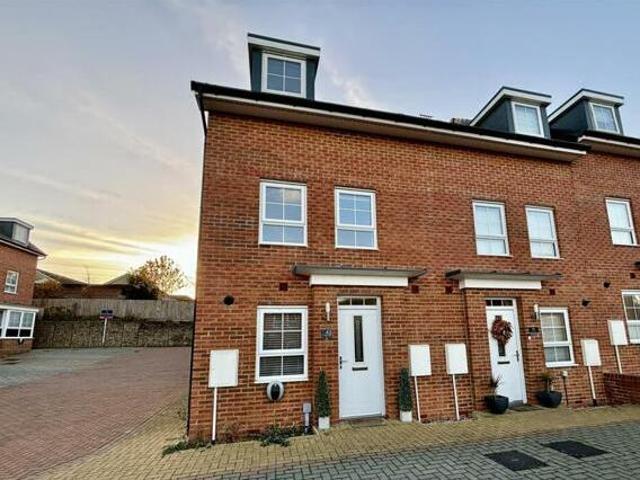 Davy Avenue, Micklefield, 3 Bedroom Town