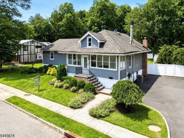 Davenport Ave, Roseland, Home For Sale