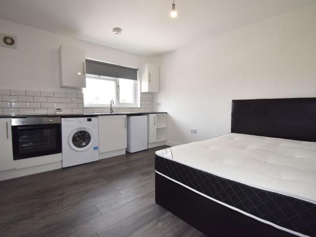 Daventry Road, Coventry CV3, Studio to rent, £745 pcm | PrimeLocation