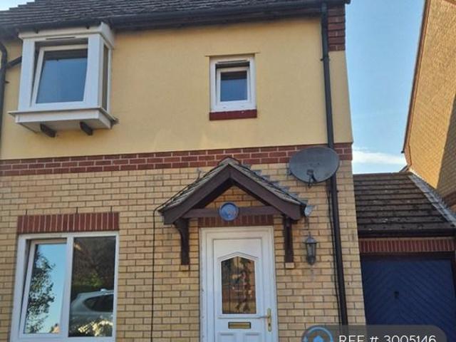 Davey Close, Ipswich, IP3 3 bed detached house to rent £1,195 pcm £276 pw
