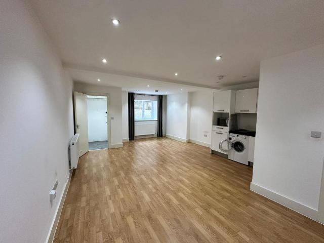 David pitt house, 22 Norwood High. Studio to rent £1,295 pcm £299 pw