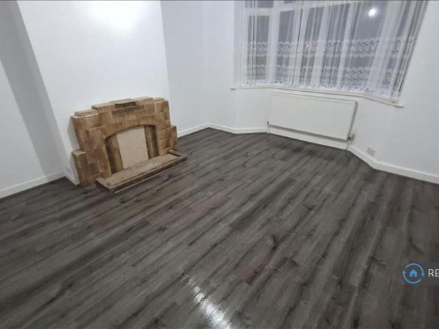 Davids Road, Bristol, BS14 3 bed detached house to rent £2,100 pcm £485 pw