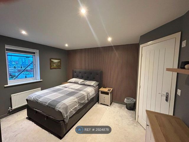 Davidson Close, Ipswich IP2, Room to rent, £800 pcm | PrimeLocation
