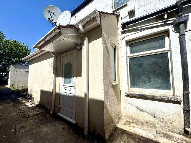 Davidson Road, Croydon CR0, 1 bed maisonette to rent, £1,300 pcm | PrimeLocation