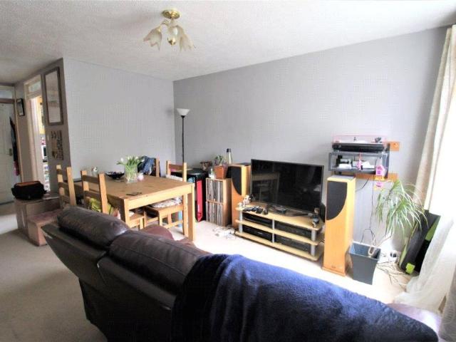 Davies Close, Croydon, CR0 1 bed apartment to rent £1,450 pcm £335 pw