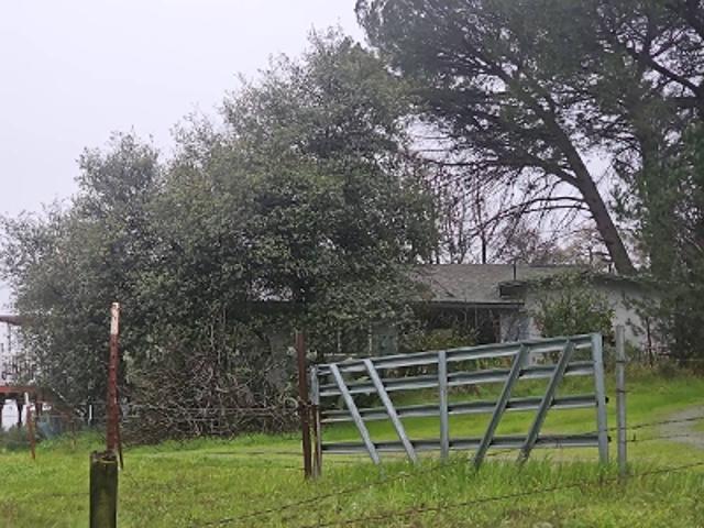 Davis Dr