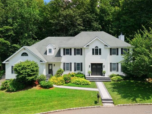 Davis Ln, Roslyn, Home For Sale