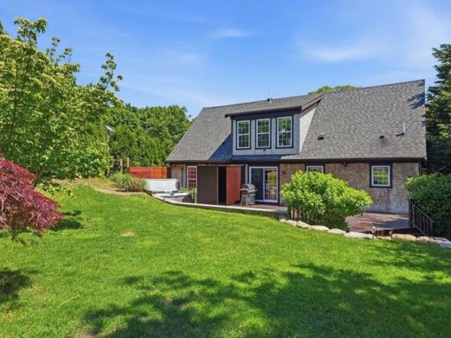 Davis St, Vineyard Haven, Home For Sale