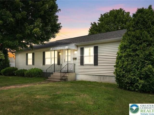 Davis St, Luzerne, Home For Sale