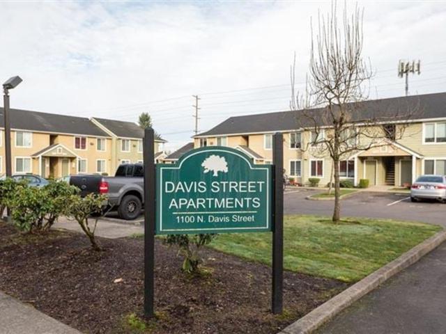 Davis Street Apartments