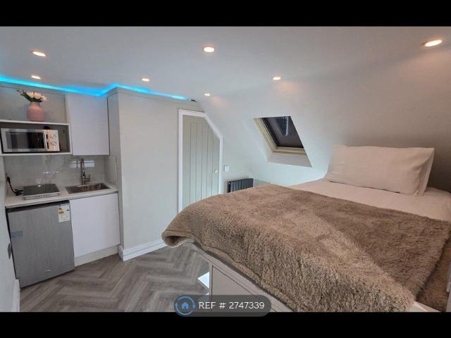 Dawes Avenue, Isleworth TW7, Studio to rent, £900 pcm | PrimeLocation