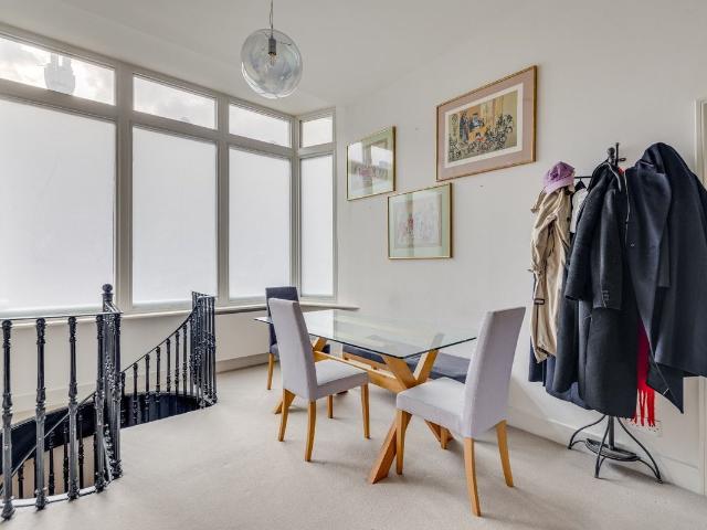 Dawes Road, Fulham SW6, 2 bed flat to rent, £3,000 pcm | PrimeLocation