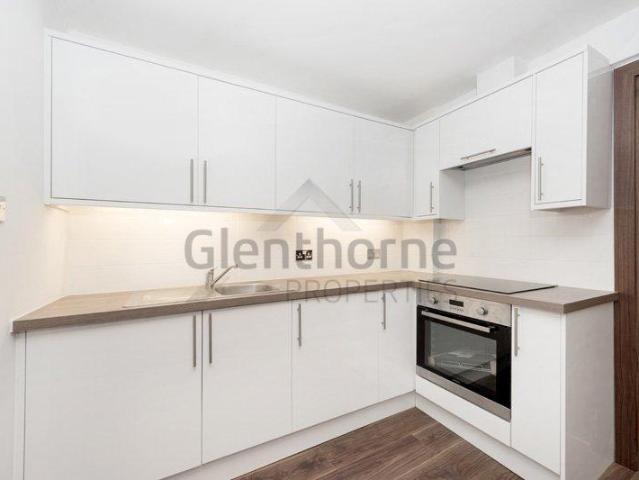 Dawes Road, London, SW6 2 bed property to rent £2,100 pcm £485 pw