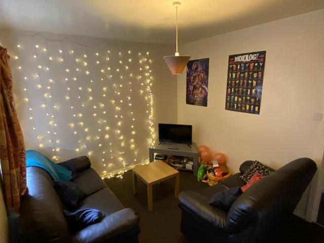 Dawlish Road 5 bed, Selly Oak B29 5 bed house to rent £2,086 pcm £481 pw