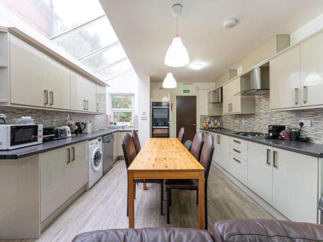 Dawlish Road, Birmingham B29 7 bed terraced house to rent £3,703 pcm £855 pw