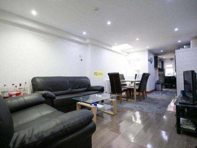Dawlish Road, Birmingham B29 5 bed terraced house to rent £2,925 pcm £675 pw