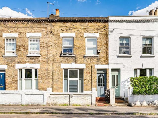 Dawlish Road, Leyton, London, E10 1 bed flat to rent £1,950 pcm £450 pw