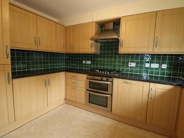 Dawson Court, Linlithgow EH49, 2 bed flat to rent, £950 pcm | PrimeLocation