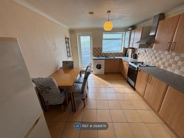 Dawson Close, Hayes UB3, 1 bed flat to rent, £1,300 pcm | PrimeLocation