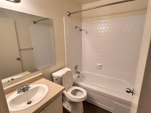 Dayton Square 1 Bedroom Apartment for Rent at 3042 E Dayton Ave, Fresno, CA 93726 McLane
