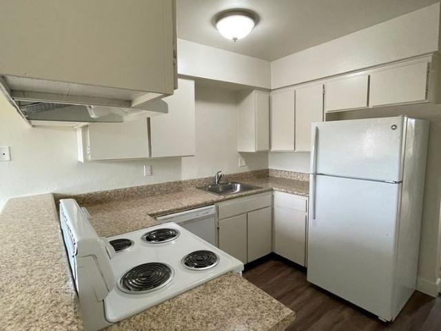 Dayton Square 1 Bedroom Apartment for Rent at 3042 E Dayton Ave, Fresno, CA 93726 McLane