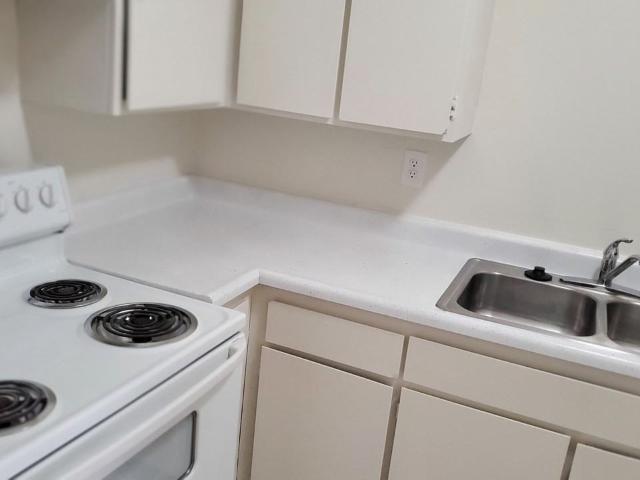 Dayton Square 2 Bedroom Apartment for Rent at 3042 E Dayton Ave, Fresno, CA 93726 McLane
