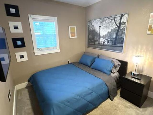 Daytona Beach, Large Smart TVs, Maid Service every 3 weeks, Washer & Dryer, Bedding included