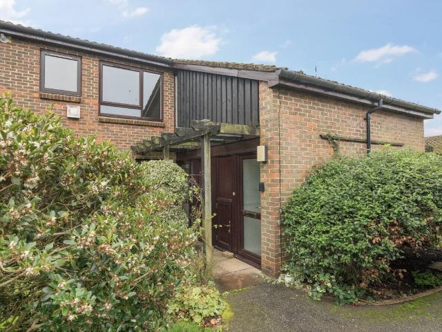 Day Court, Elmbridge Village, Cranleigh GU6, 2 bed flat to rent, £2,650 pcm | PrimeLocation
