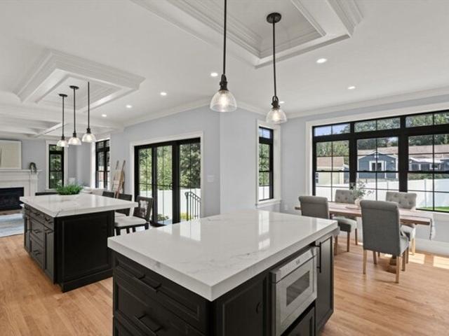 Day Cir, Woburn, Home For Sale