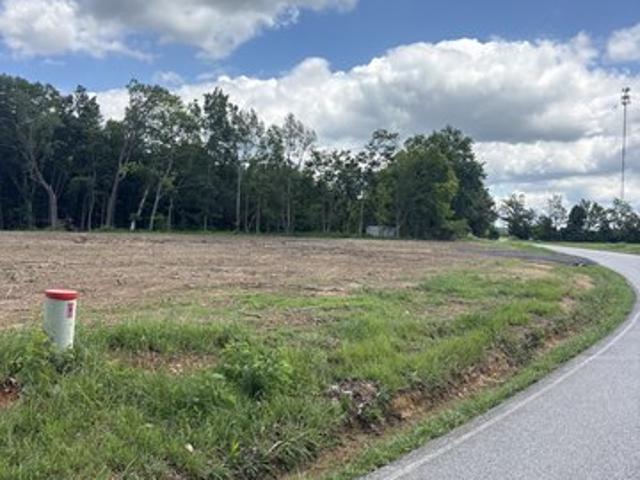 Days Rd, Lafayette, TN 37083