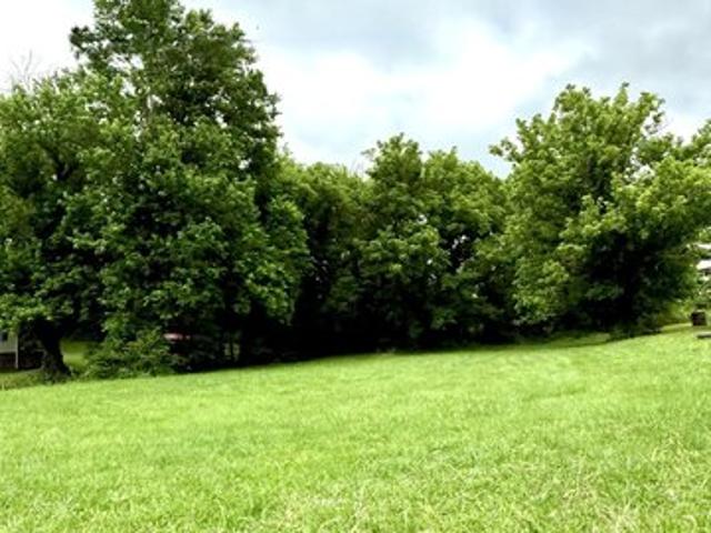 Days Rd, Lafayette, TN 37083