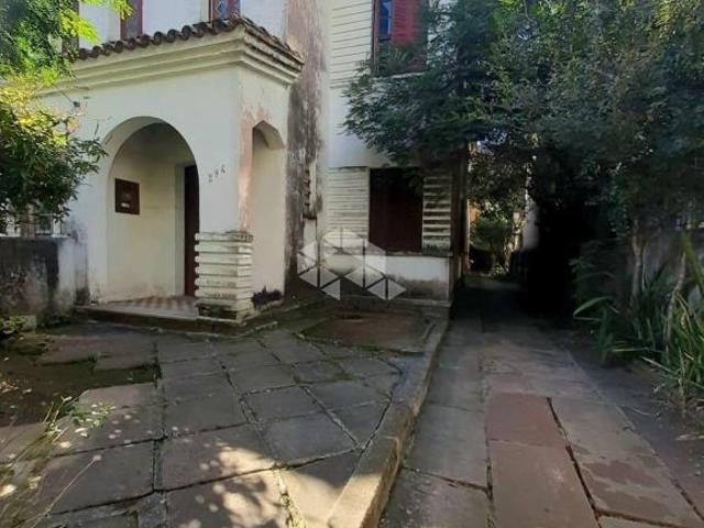 Dduas casas no terreno independentes