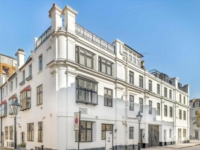 De Vere Cottages, Kensington, 3 Bedroom Terraced