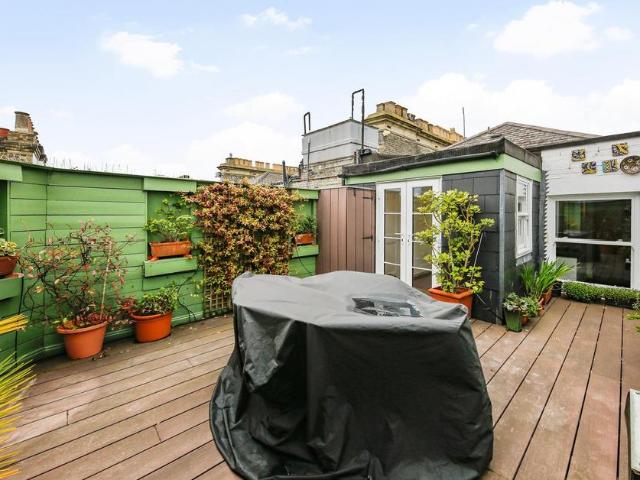 De Vere Gardens, South Kensington W8 2 bed apartment to rent £6,500 pcm £1,500 pw