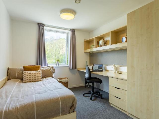 De Walden Way, Bradford BD7, 1 bed flat to rent, £325 pcm | PrimeLocation